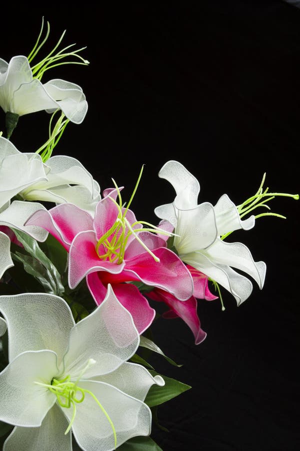 Arranjos de flor de seda imagem de stock. Imagem de seda - 33612313