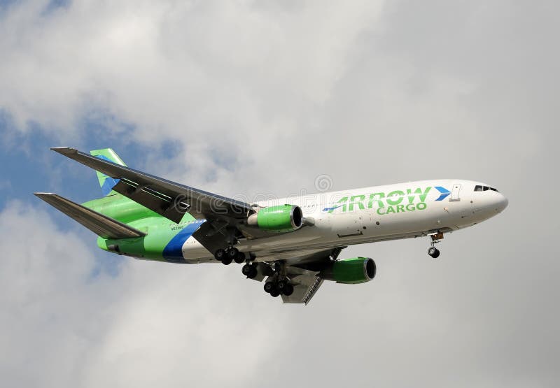 Arrow Air Cargo Jet Landing Editorial Image - Image of airborne, flight ...