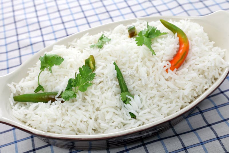 Arroz Basmati Con Cilantro Y Chillis Imagen de archivo - Imagen de ...
