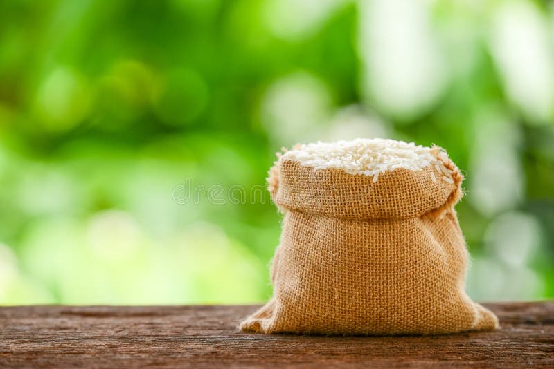 Arroz En Saco De La Arpillera Imagen de archivo - Imagen de alimento ...