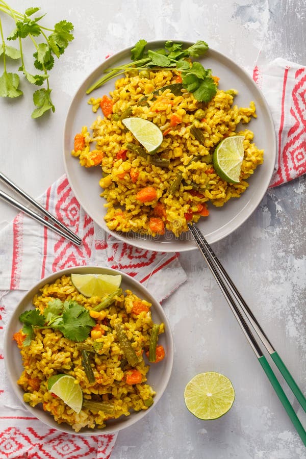 Arroz De Caril Do Vegetariano Com Vegetais Imagem de Stock - Imagem de ...