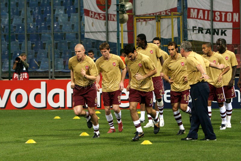 Arsenaal redactionele stock foto. Image of liga, groen - 8880368