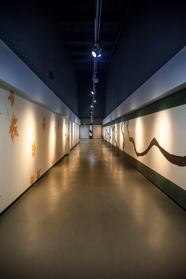 Art Corridor in Exhibition Hall Editorial Stock Photo - Image of empty ...