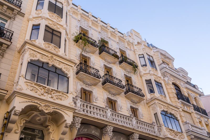 Art Deco Architecture in Central Madrid, Spain Editorial Photo - Image ... Art Deco Architecture in Central Madrid, Spain Editorial Photo - Image ...