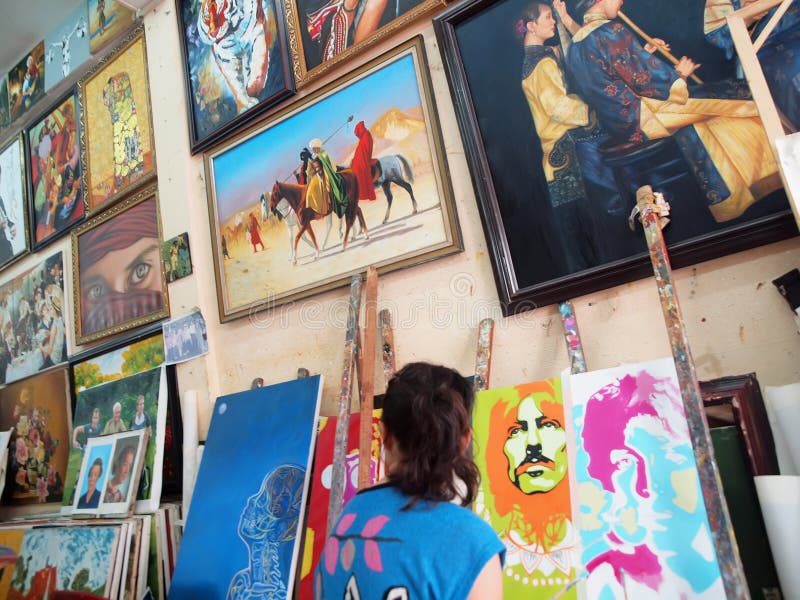 Art Gallery - Oil Paint editorial photo. Image of draws - 22480911