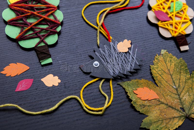 Art and Handswork for Children with Woolen Threads, Leaves, Herbarium ...