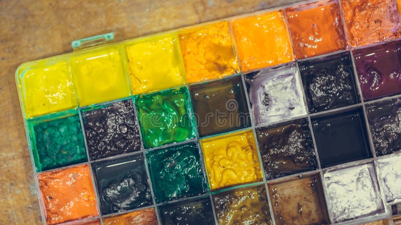 Art Multi Color Mixing Dish Plate Stock Photo - Image of color, design ...