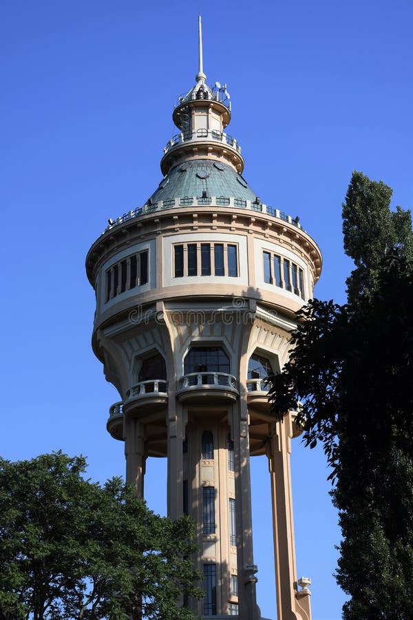 Art Nouveau Water Tower Ottagonale Immagine Stock - Immagine di scenico ...