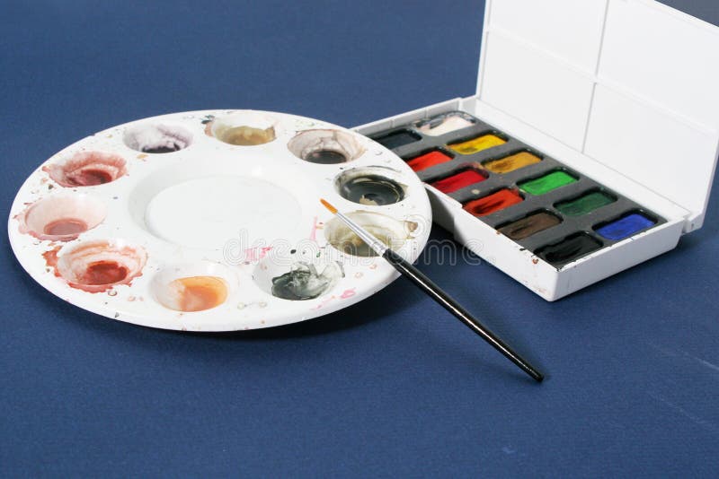 Art Tools - Water Color Plates Stock Image - Image of sizes, background ...