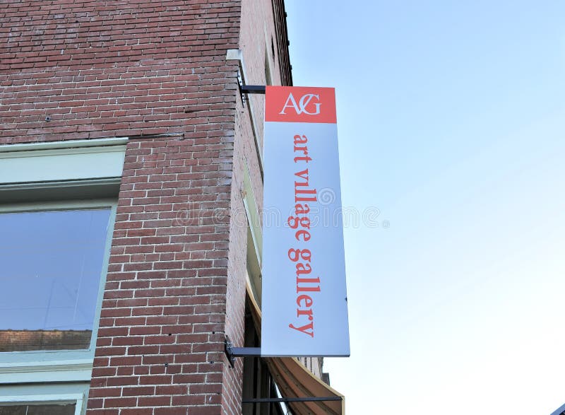 Art Vintage Gallery Sign editorial stock image. Image of gallery - 79226194