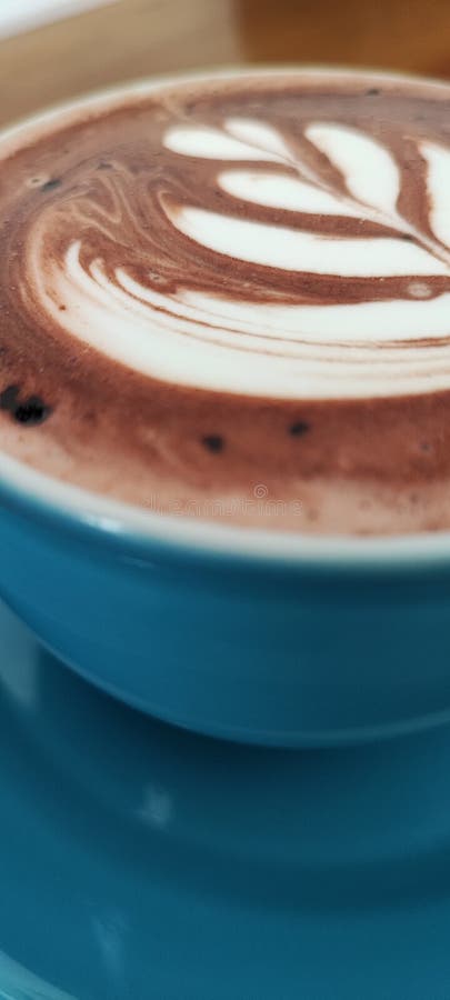 Arte De Chocolate Chocolate Con Chocolate Con Taza Azul Foto de archivo ...