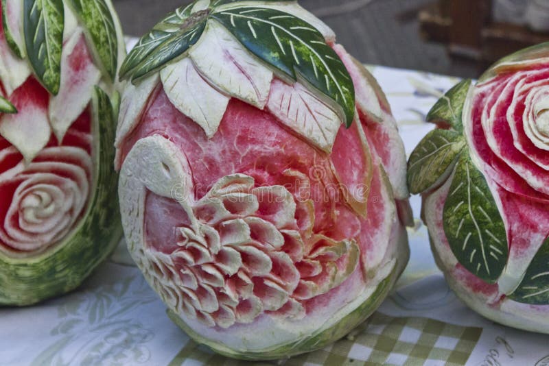 Anguria Che Taglia Art Swan Fotografia Stock - Immagine di freschezza ...