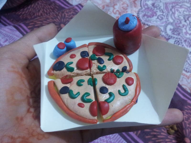 Arte diminuta foto de stock. Imagem de pizza, sais, argila - 113822724