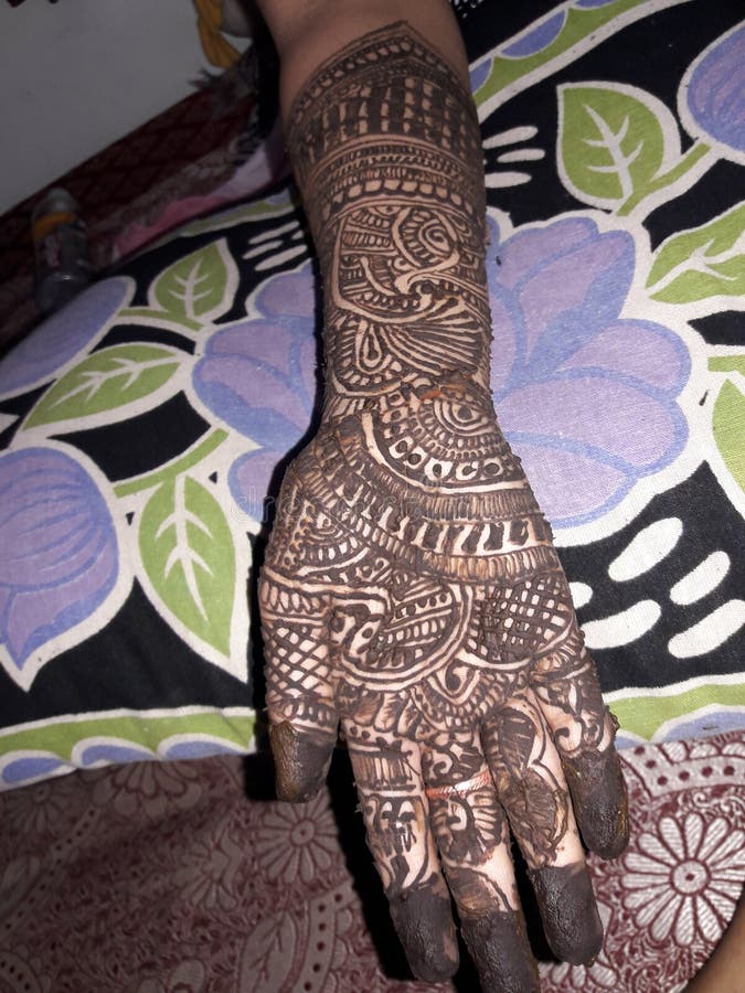 Arte Mehndi a mano imagen de archivo. Imagen de muchacha - 168429337