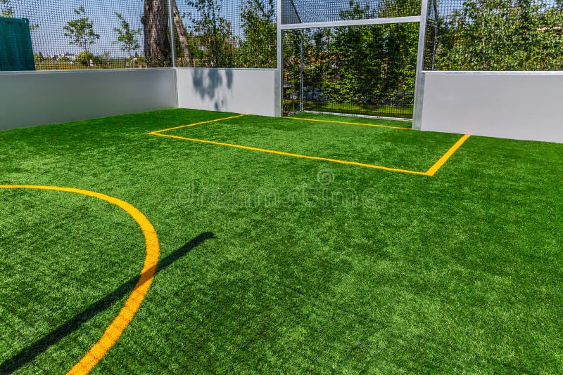 Artificial Turf Playing Field for Small Garden, Synthetic Turf Playing ...