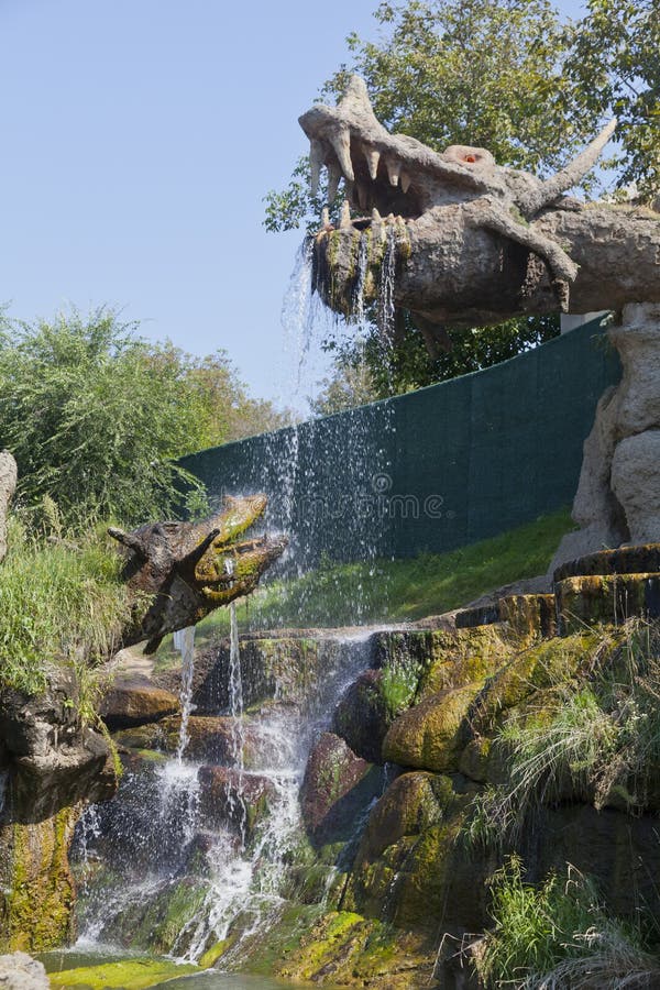 Artificial Waterfall from the Mouth of a Huge Dragon Decorative ...