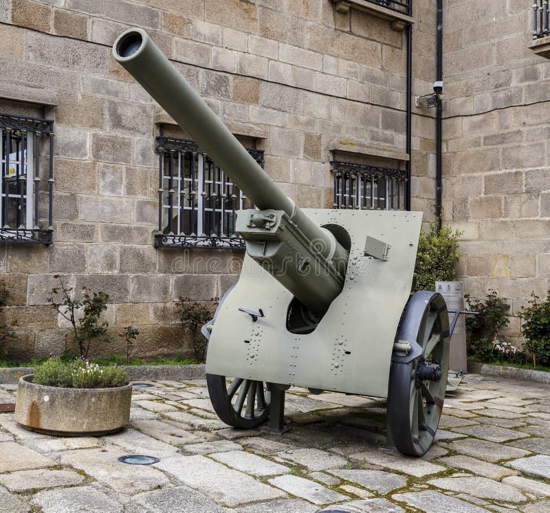 Artillerie, Militaire Obus 149 Redactionele Fotografie - Image of ...