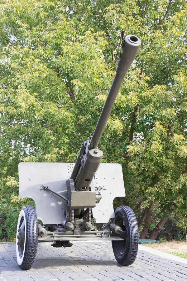 Artillery Guns Background Trees Stock Photos - Free & Royalty-Free ...