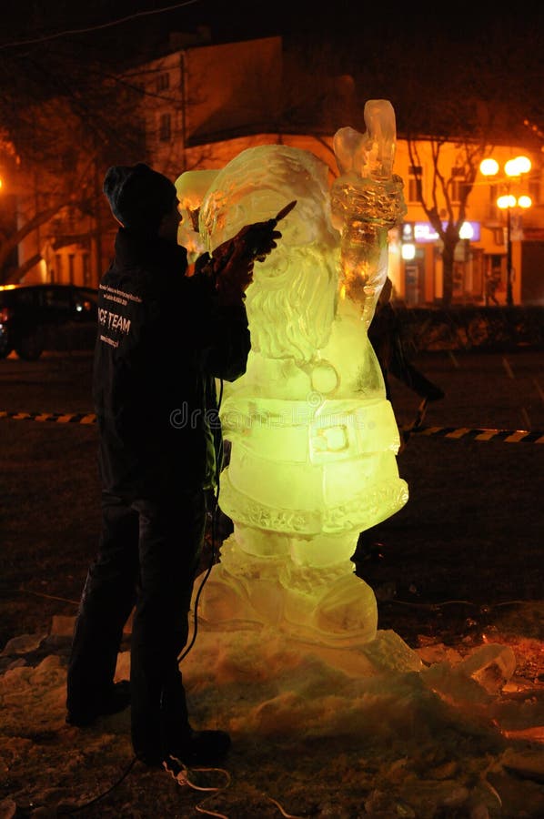 Artist Creates an Ice Sculpture Editorial Photo - Image of santa ...