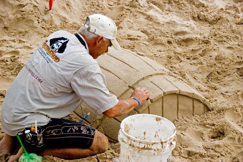 Sand Sculptor Working on Beach Editorial Photo - Image of lady, hand ...