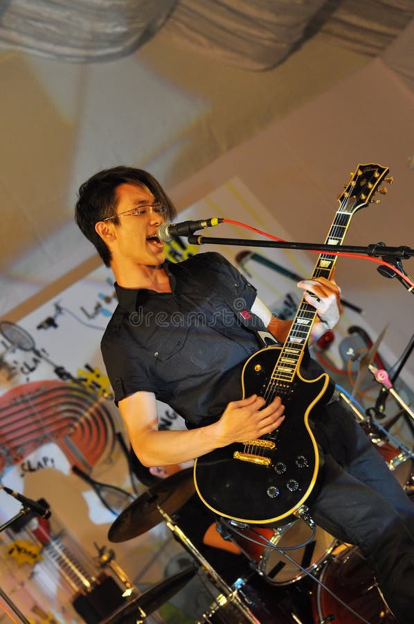 Bing Singing Shower Stock Photos - Free & Royalty-Free Stock Photos ...