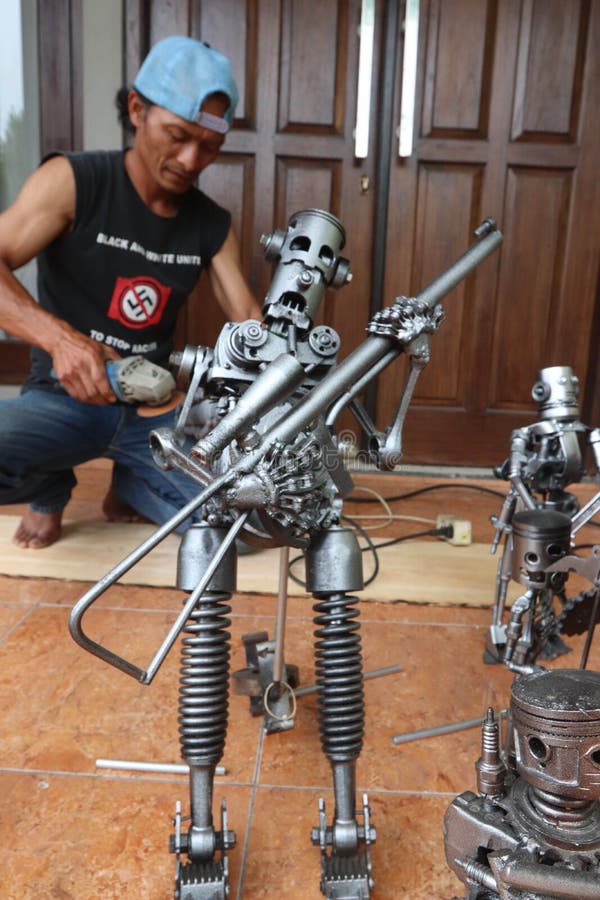 Sculptures editorial photo. Image of making, parts, auto - 146080426