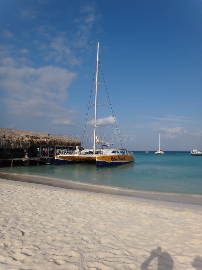 Aruba beach editorial photo. Image of aruba, boat, beach - 42677181