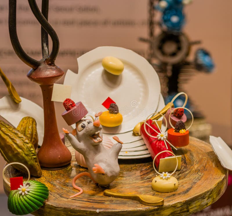 As Esculturas Do Rato E Da Placa Fazem Do Chocolate Foto de Stock ...