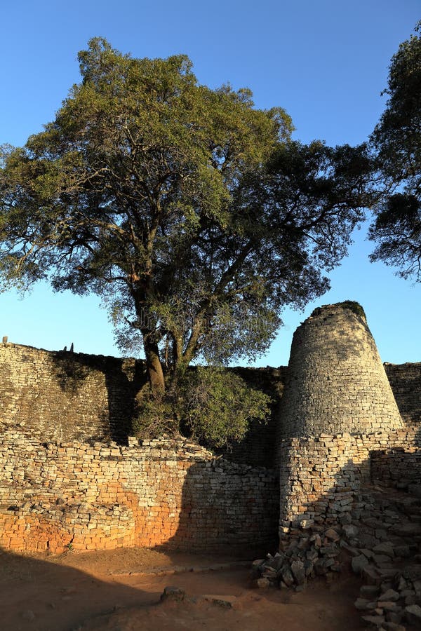 Ruínas De Grande Zimbabwe Em África Foto de Stock - Imagem de cidade ...