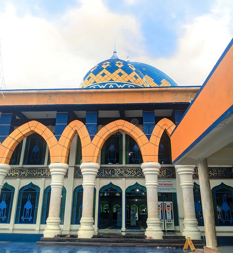 As-Salam Grand Mosque Building Beautiful Editorial Photography - Image ...