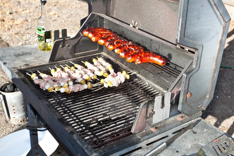 Asado a la parilla imagen de archivo. Imagen de julio - 10362941