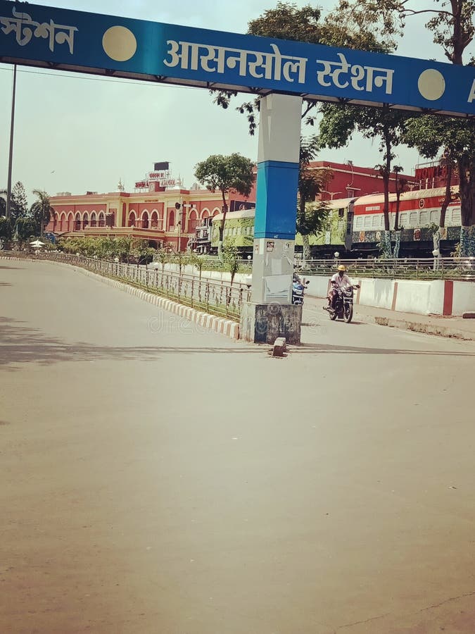 Asansol railway station editorial stock image. Image of india - 181855074