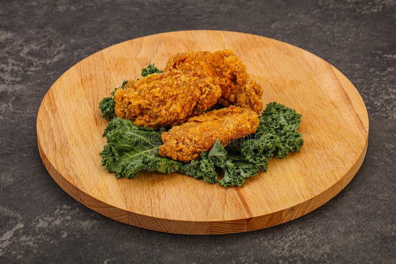 Asas De Frango Frito E Picante Foto de Stock - Imagem de cromo, fresco ...