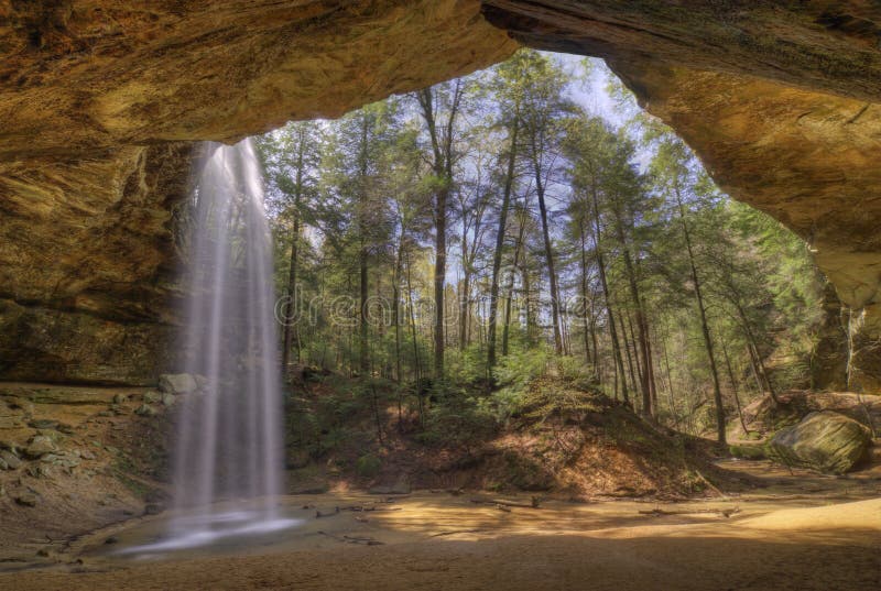 Ash Cave in Hocking HIlls Ohio Stock Image - Image of scenery, cascade ...