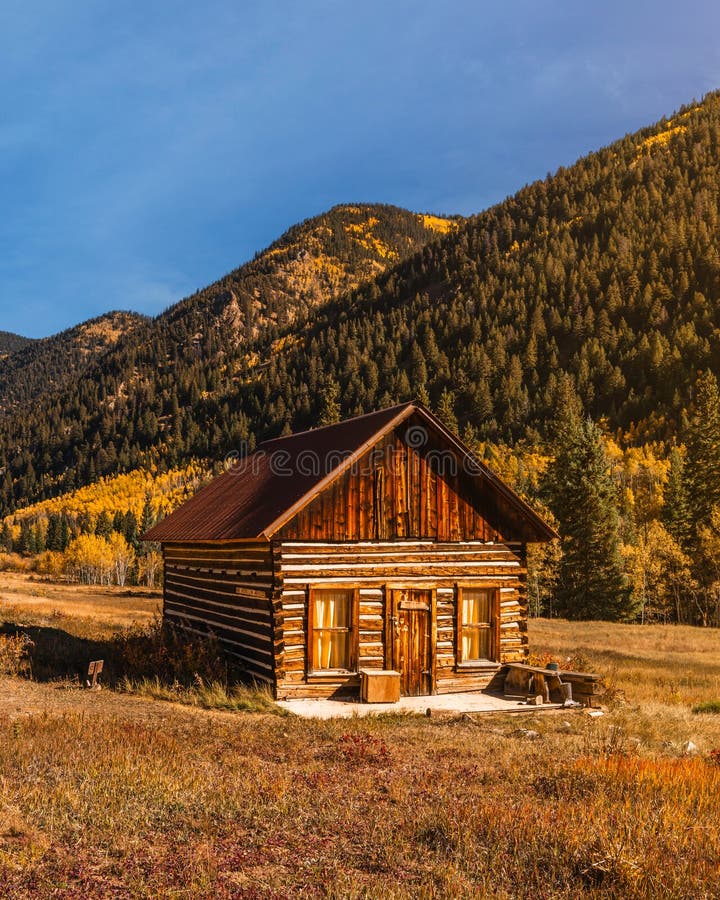 Perfect Colorado Cabin in the Woods Stock Image - Image of colors ...