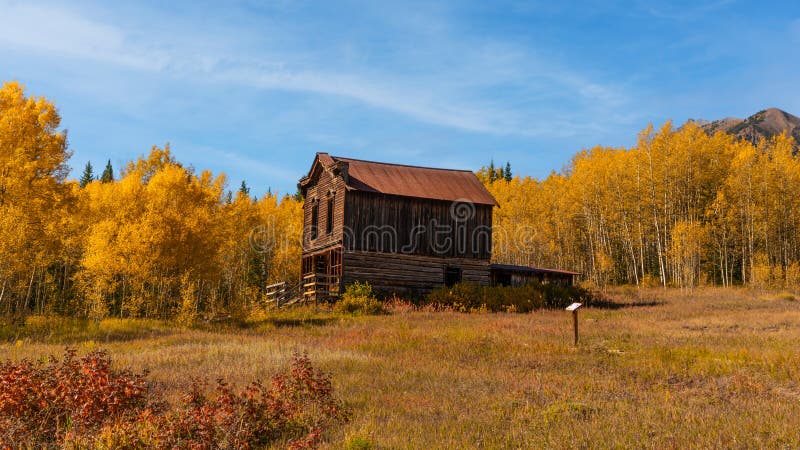 Log Cabin in Colorado with Beautiful Yellow Trees Stock Image - Image ...