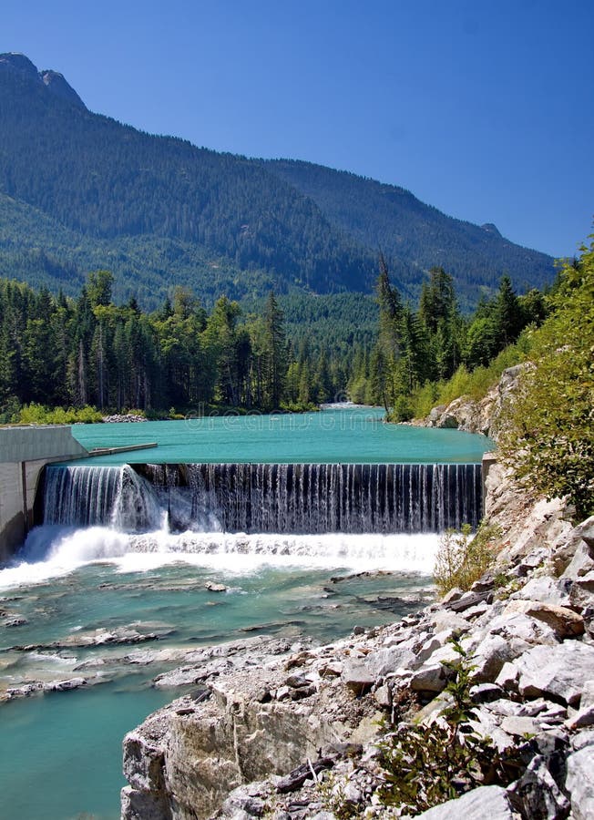 Gold Ray Dam - Oregon stock image. Image of waterfall, rogue - 946683