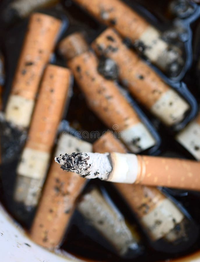 Ashtray Full of Cigarettes Burnt Butts Stock Image - Image of issues ...
