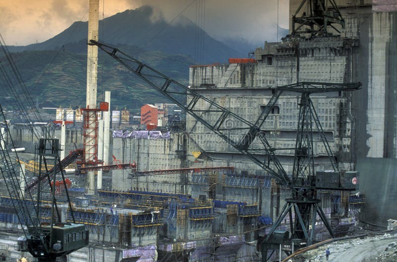 ASIA CHINA YANGZI RIVER editorial stock image. Image of arbeit - 46767574