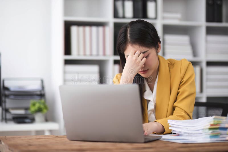 Asian Business Woman Thinking Solving Problem at Work, Worried Serious ...