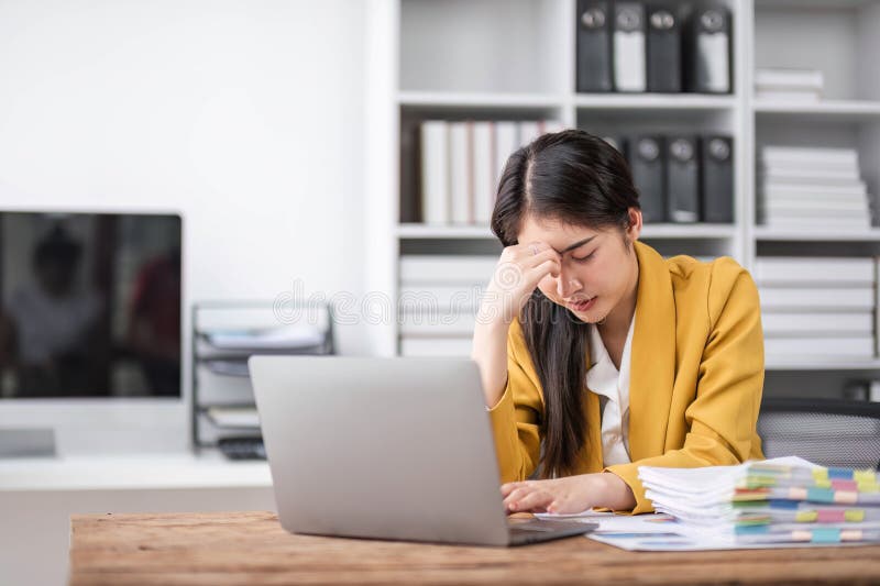 Asian Business Woman Thinking Solving Problem at Work, Worried Serious ...