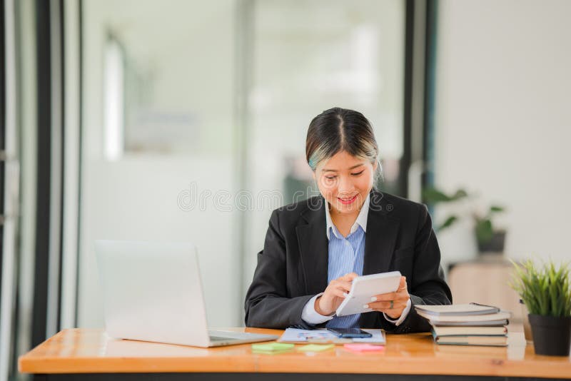 Office Job Interview Highlights Tips on How To Write a Resume Employers ...