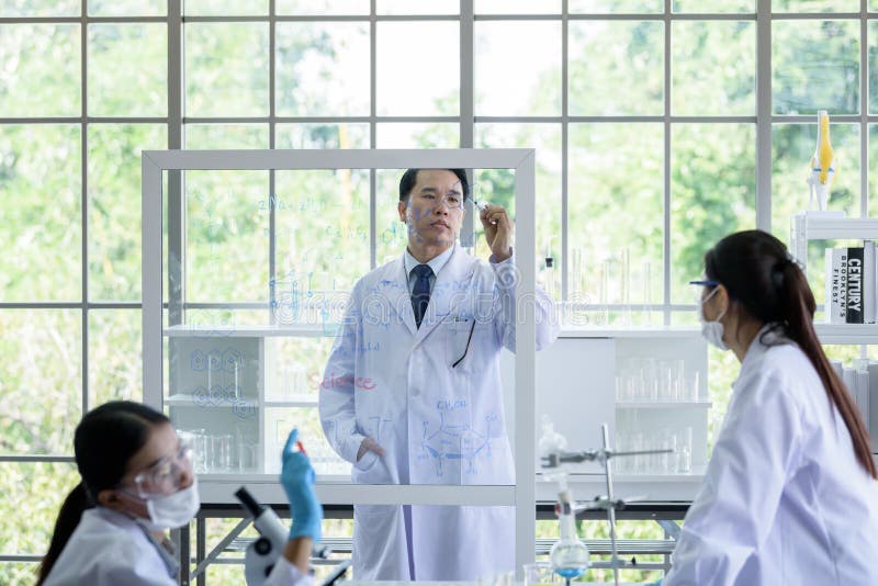 Asian Scientist Team Has Researching in Laboratory Stock Image - Image ...