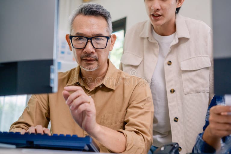 Asian Senior Bootcamp Team Asking and Learning Programming with ...