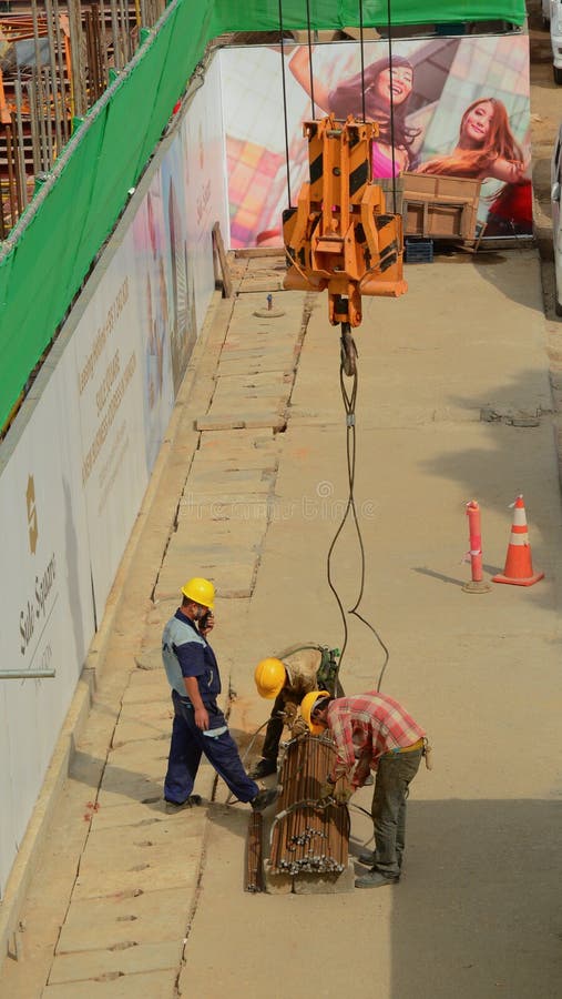 Asian Workers Working at the Construction Site Editorial Photography ...