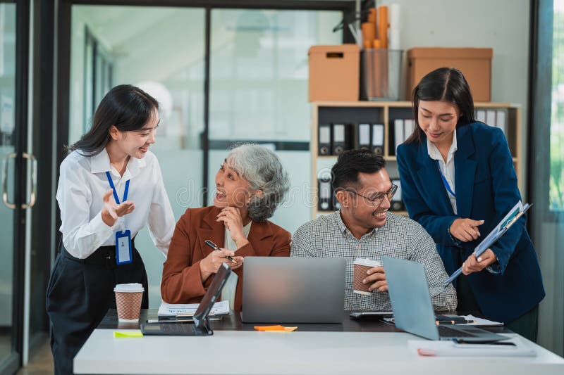 Asian Workshop Participant Team Building in Small Group Discussions ...