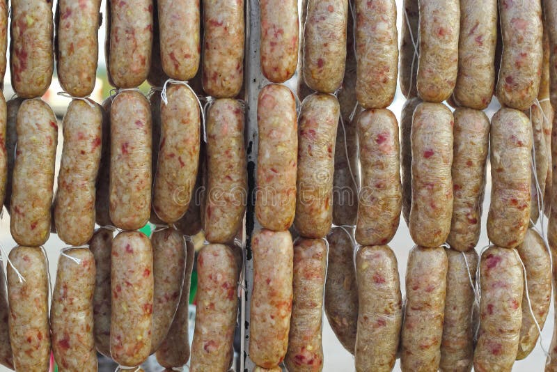 Asien-Wurst Im Markt - Rote Wurst Stockbild - Bild von nahrung ...