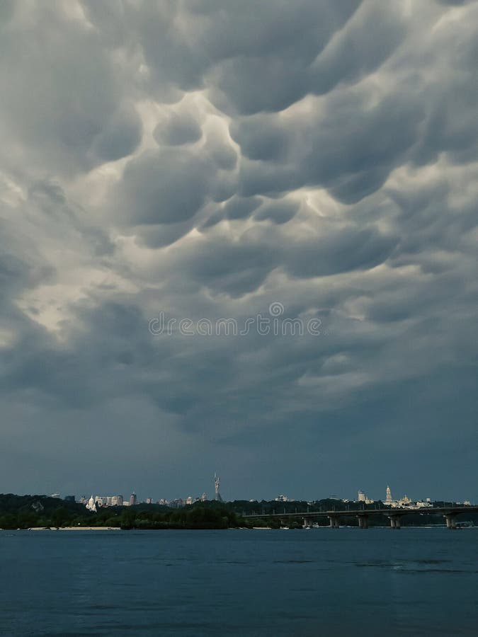 Undulatus Clouds