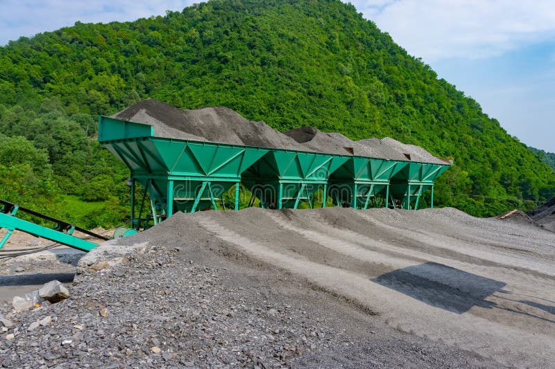 Asphalt Hot Mix Plant. Asphalt Plant Cold Aggregate Feed System Stock ...