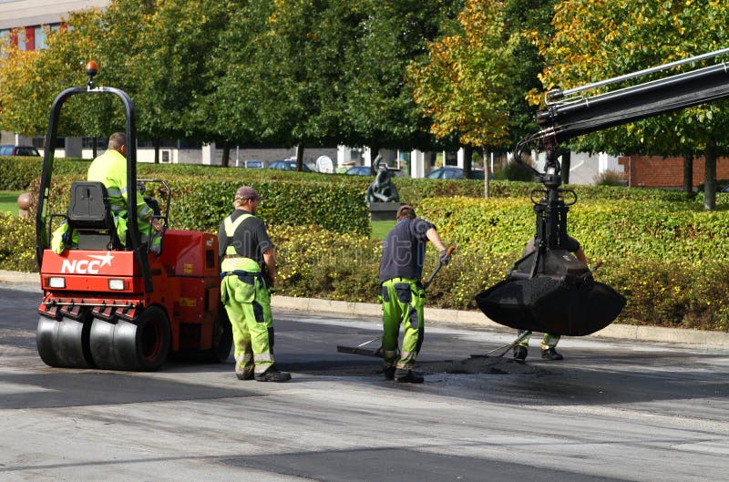 Asphalt paving works editorial stock photo. Image of roller - 21315118